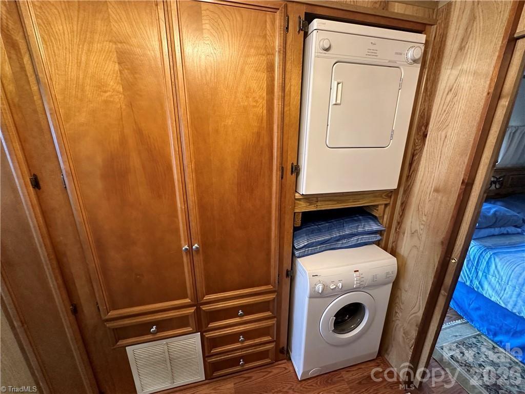 120 Elm Street, New London, NC - photo 19 of 49