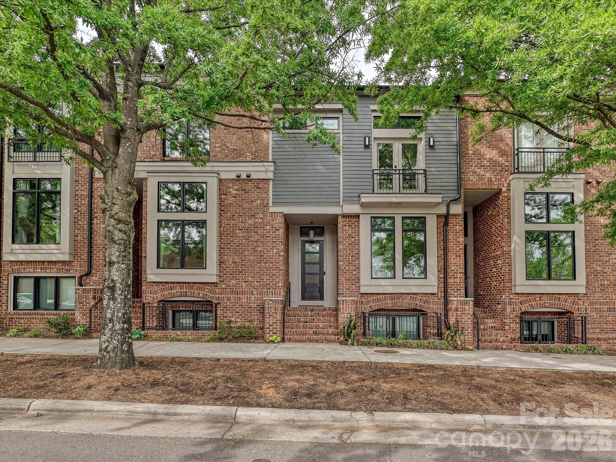 Photo 2 of 432 E 33rd Street, Charlotte, NC