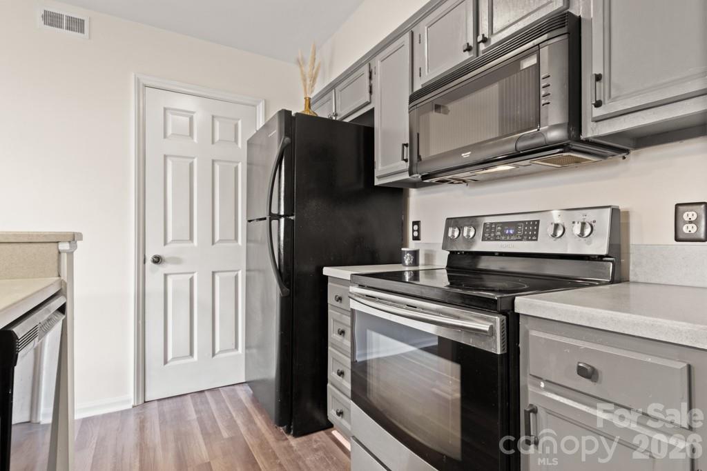Photo 8 of 212 W 10th Street, Charlotte, NC