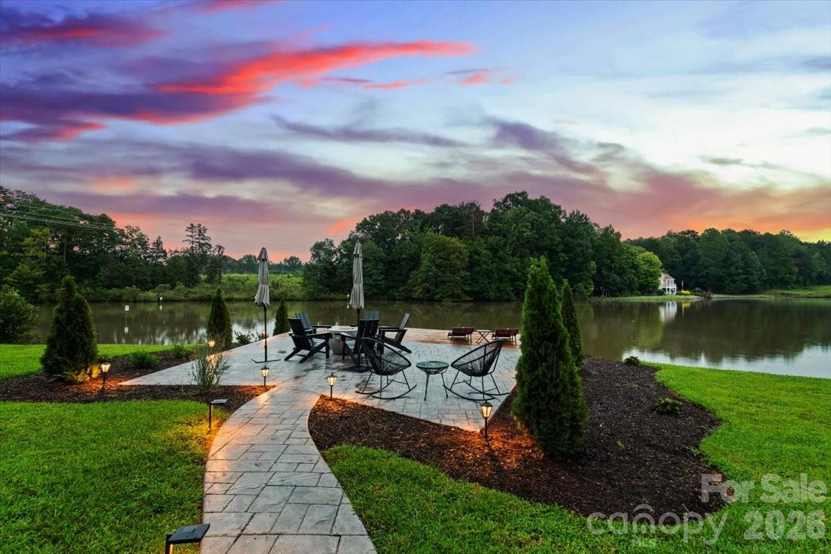 Photo 2 of 1337 Whispering Oaks Circle, Matthews, NC