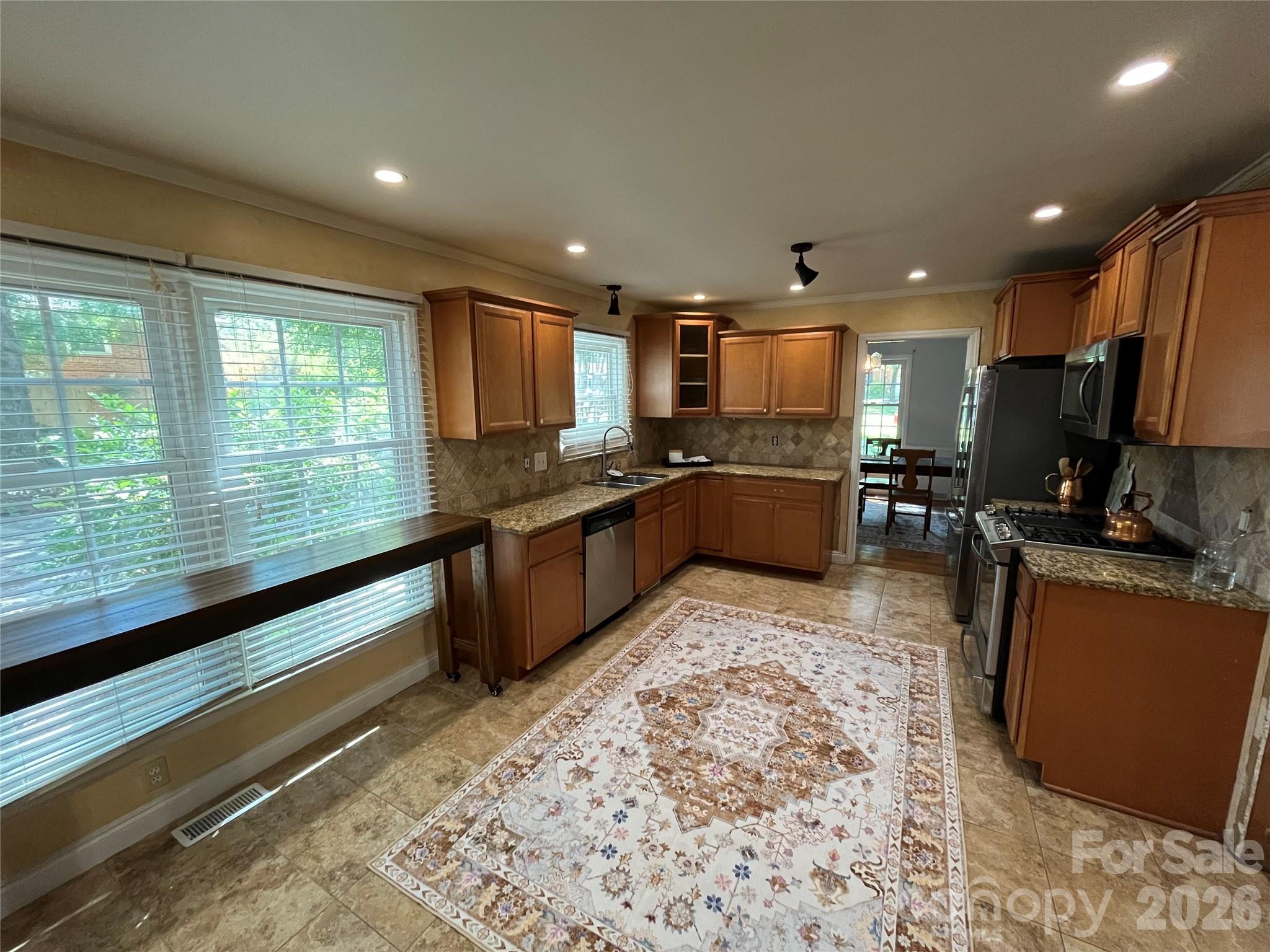 14132 Honeysuckle Ridge Drive, Matthews, NC - photo 4 of 26