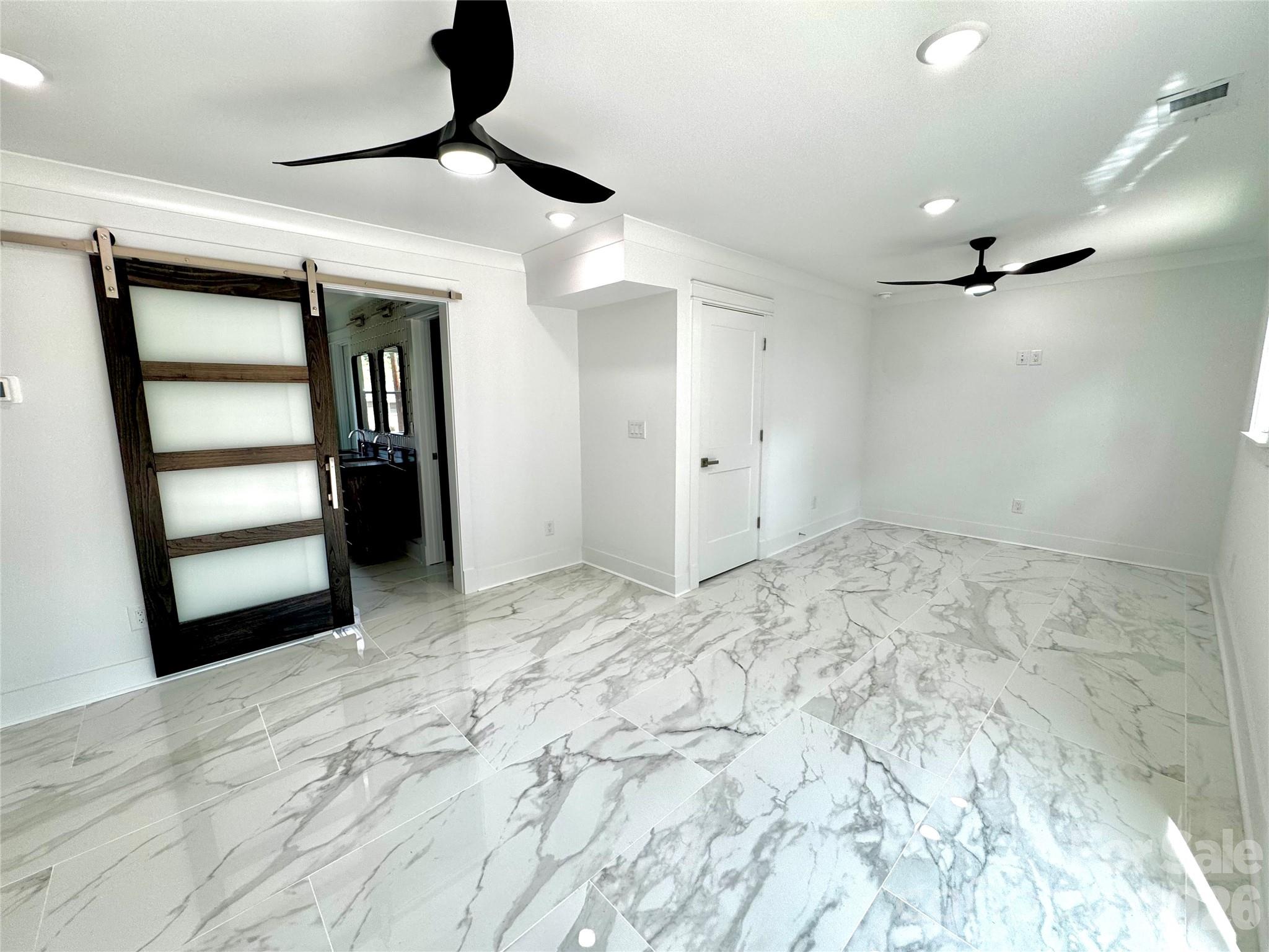 Home for sale at 5635 Ruth Drive, Charlotte, NC — photo 4 of 34