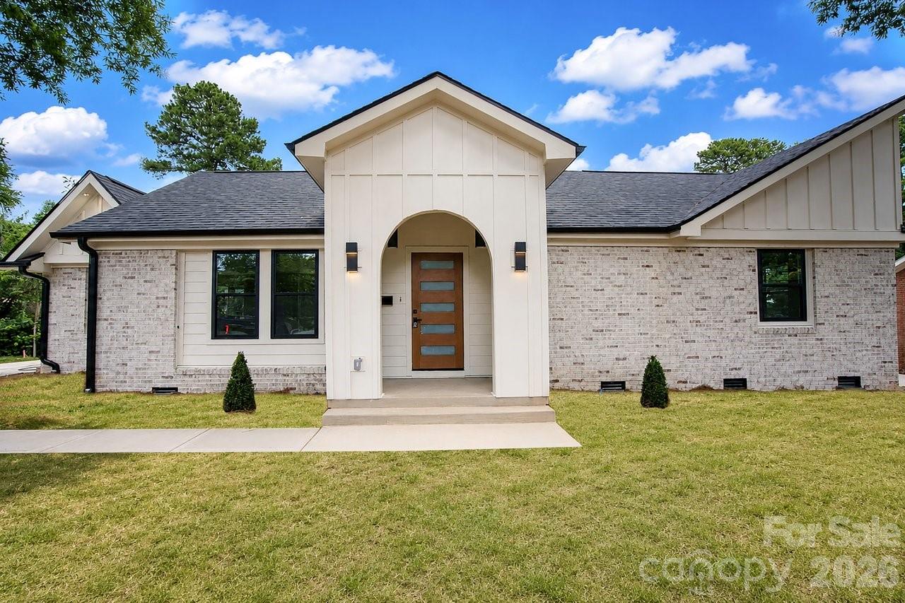 Home for sale at 409 Scaleybark Road, Charlotte, NC — photo 1 of 39