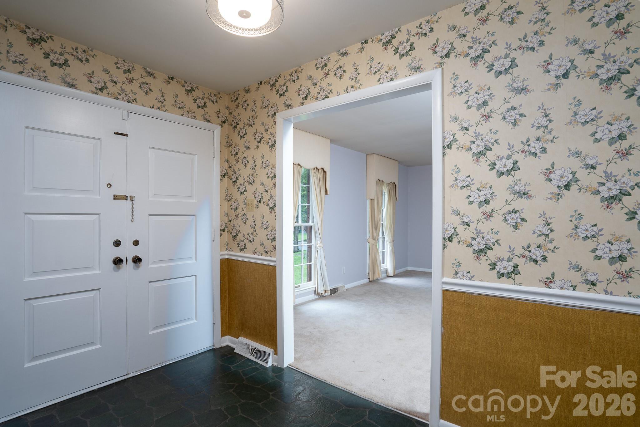 Photo 7 of 5742 faulconbridge Road, Charlotte, NC