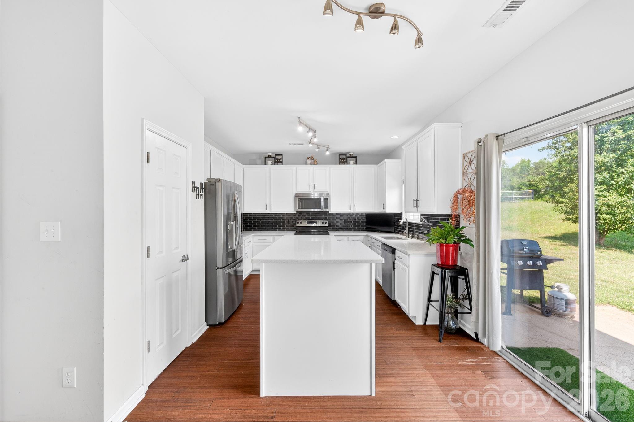 Photo 16 of 2508 OAKDALE CREEK Lane17, Charlotte, NC