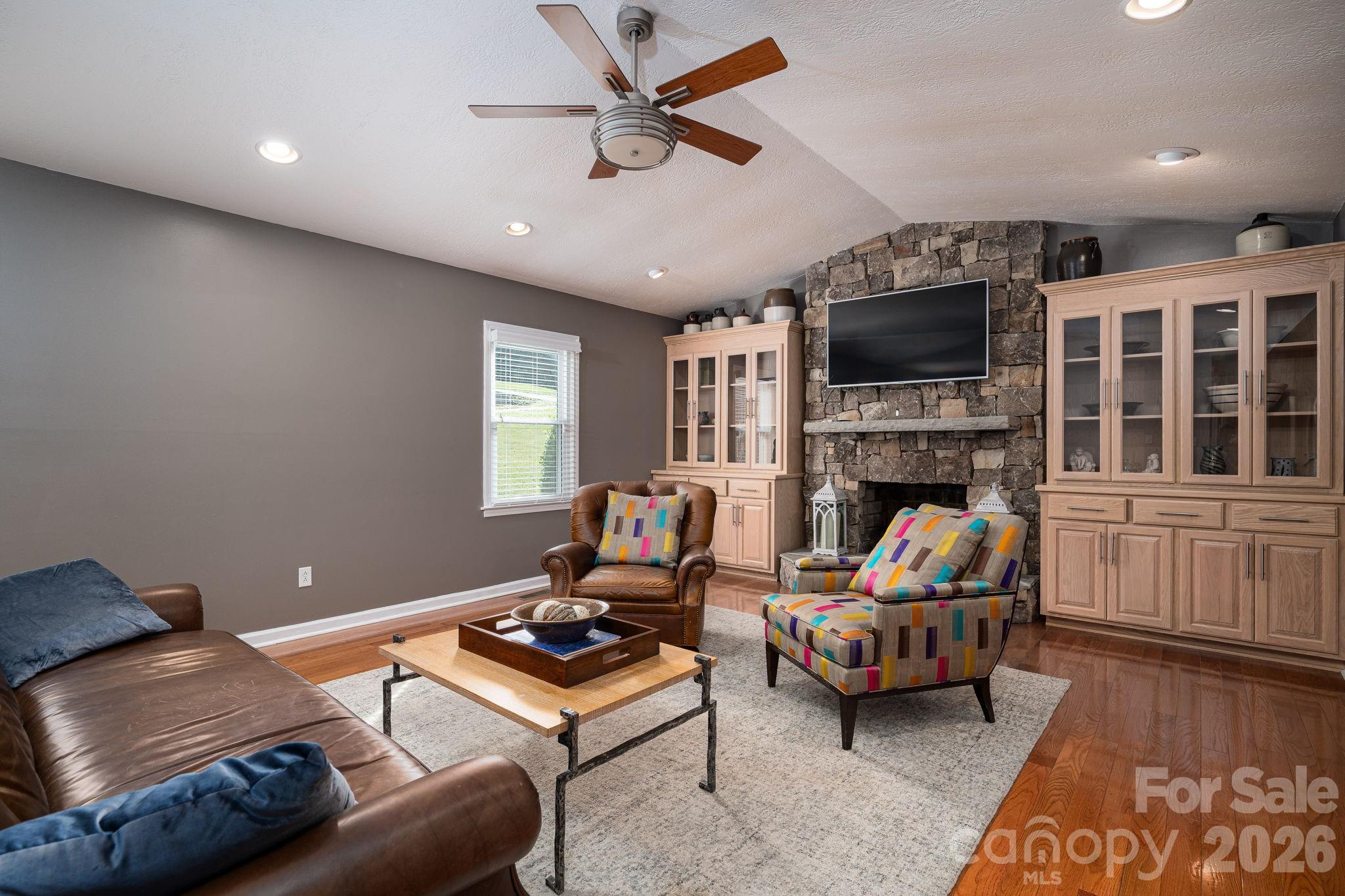6097 Tuckborough Road, Hickory, NC - photo 9 of 48