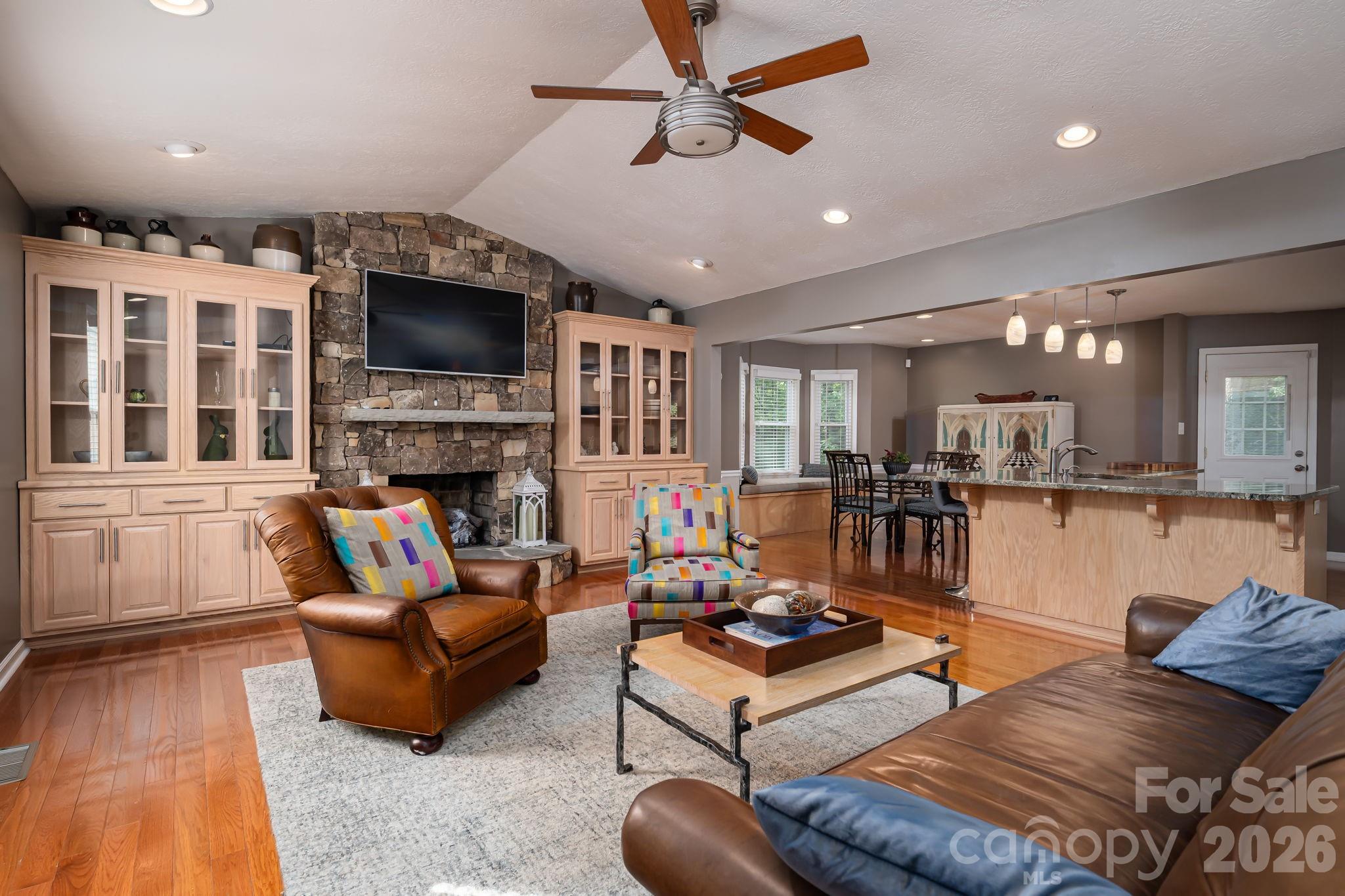6097 Tuckborough Road, Hickory, NC - photo 7 of 48