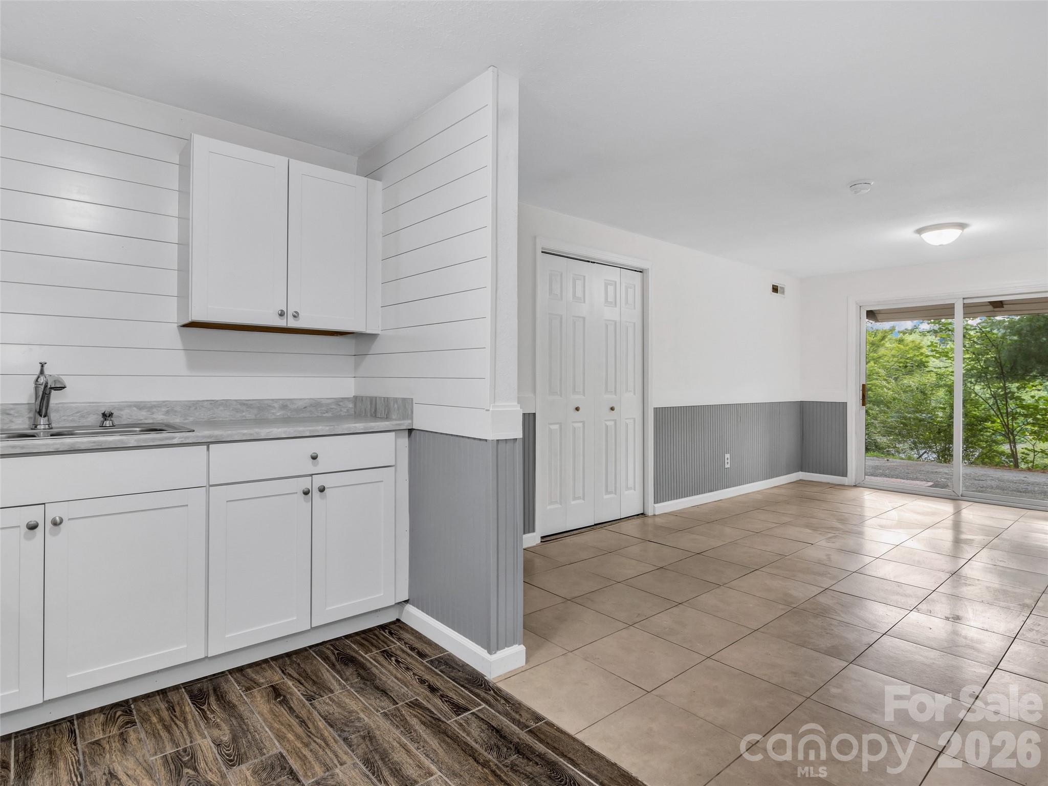 114 Elden Street, Hendersonville, NC - photo 16 of 28