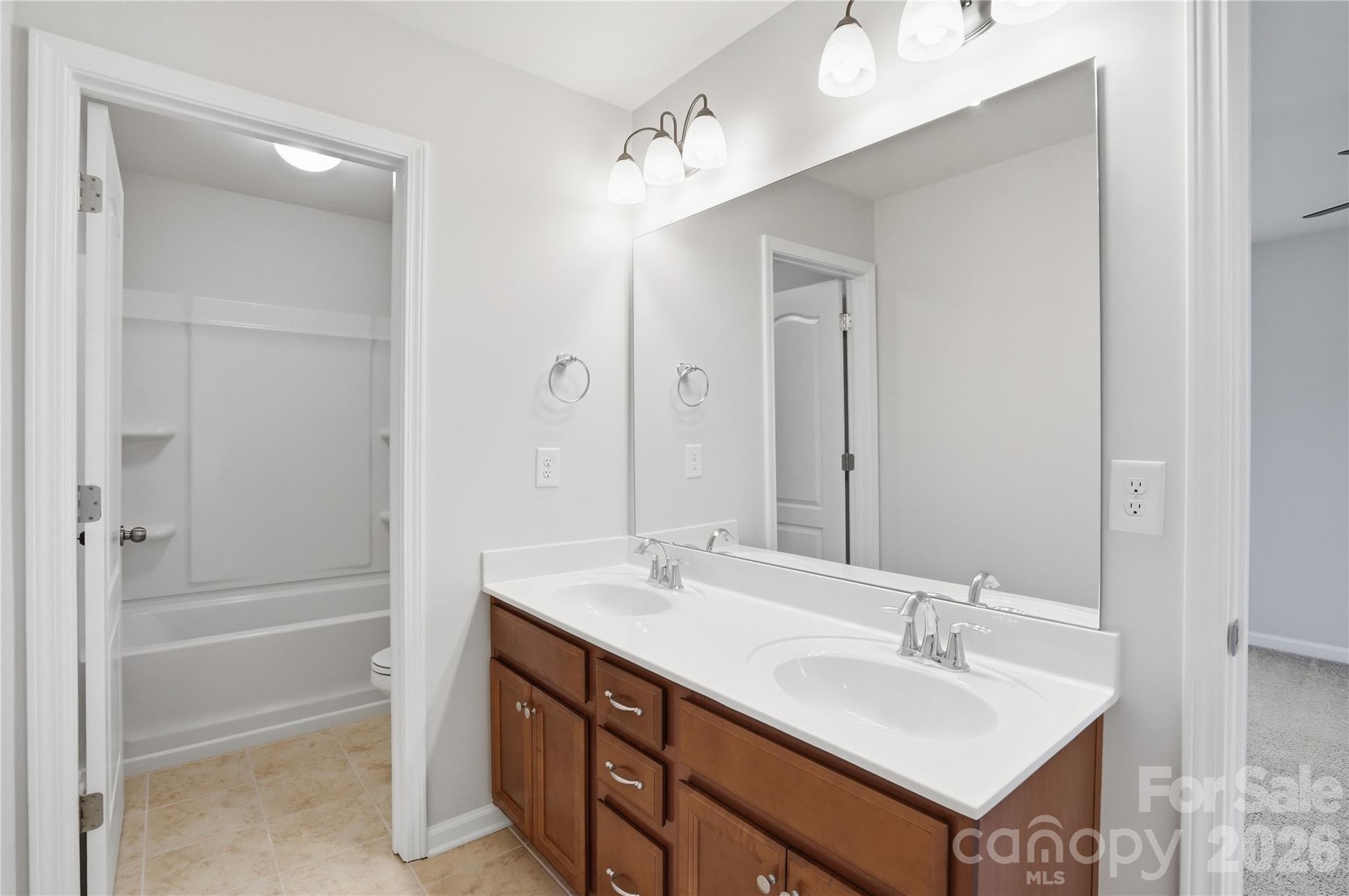 13714 Canterbury Castle Drive, Charlotte, NC - photo 28 of 42
