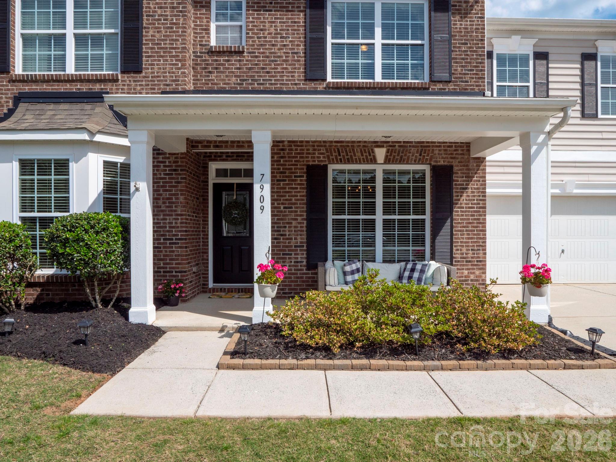 7909 Prescott Glen Parkway, Waxhaw, NC - photo 3 of 35