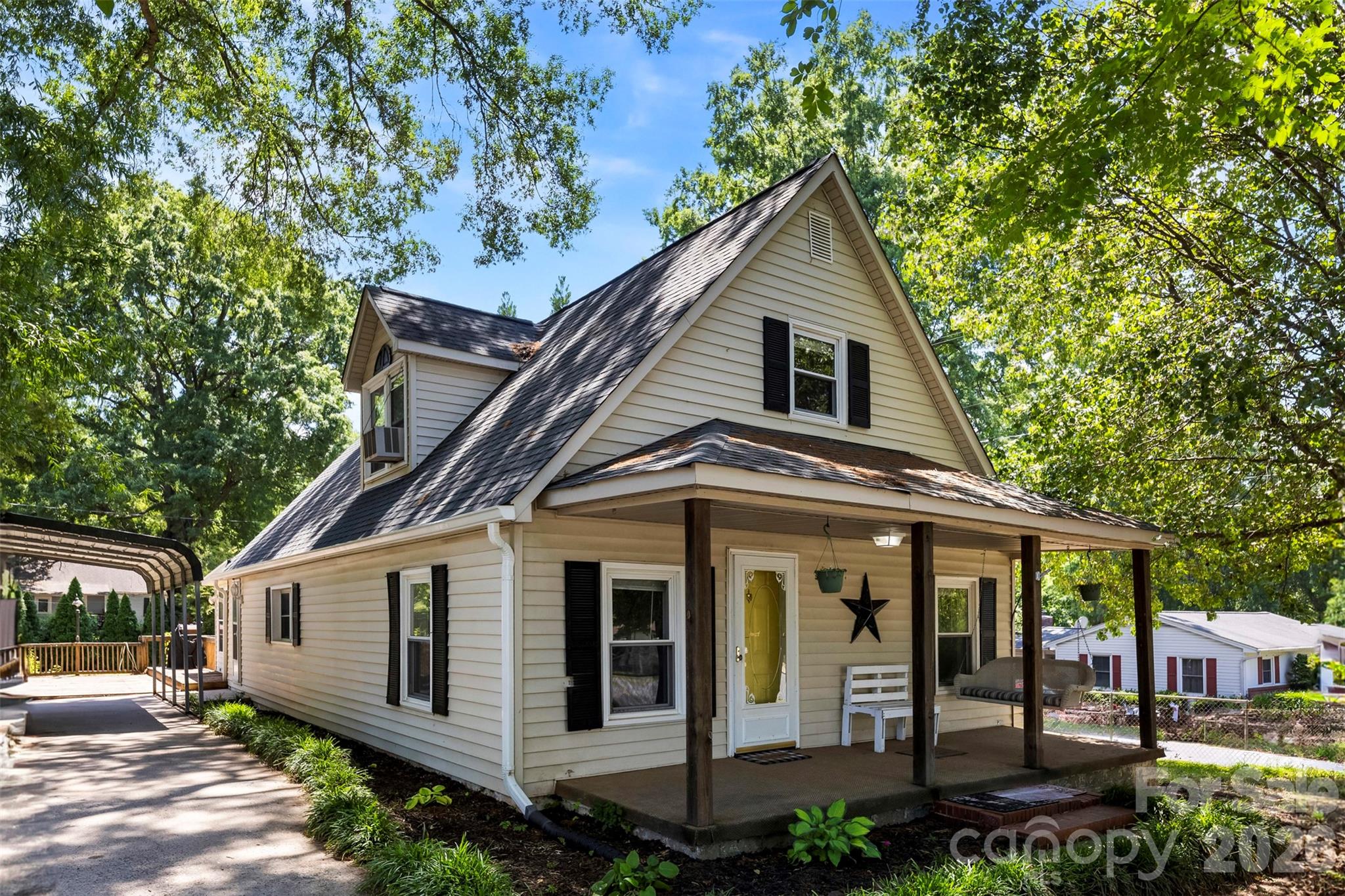 Photo 4 of 602 E Lee Avenue, Bessemer City, NC