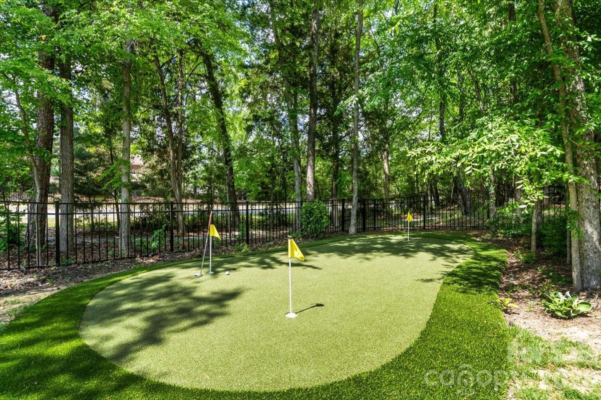 Photo 3 of 14125 Shelburne Village Drive, Charlotte, NC