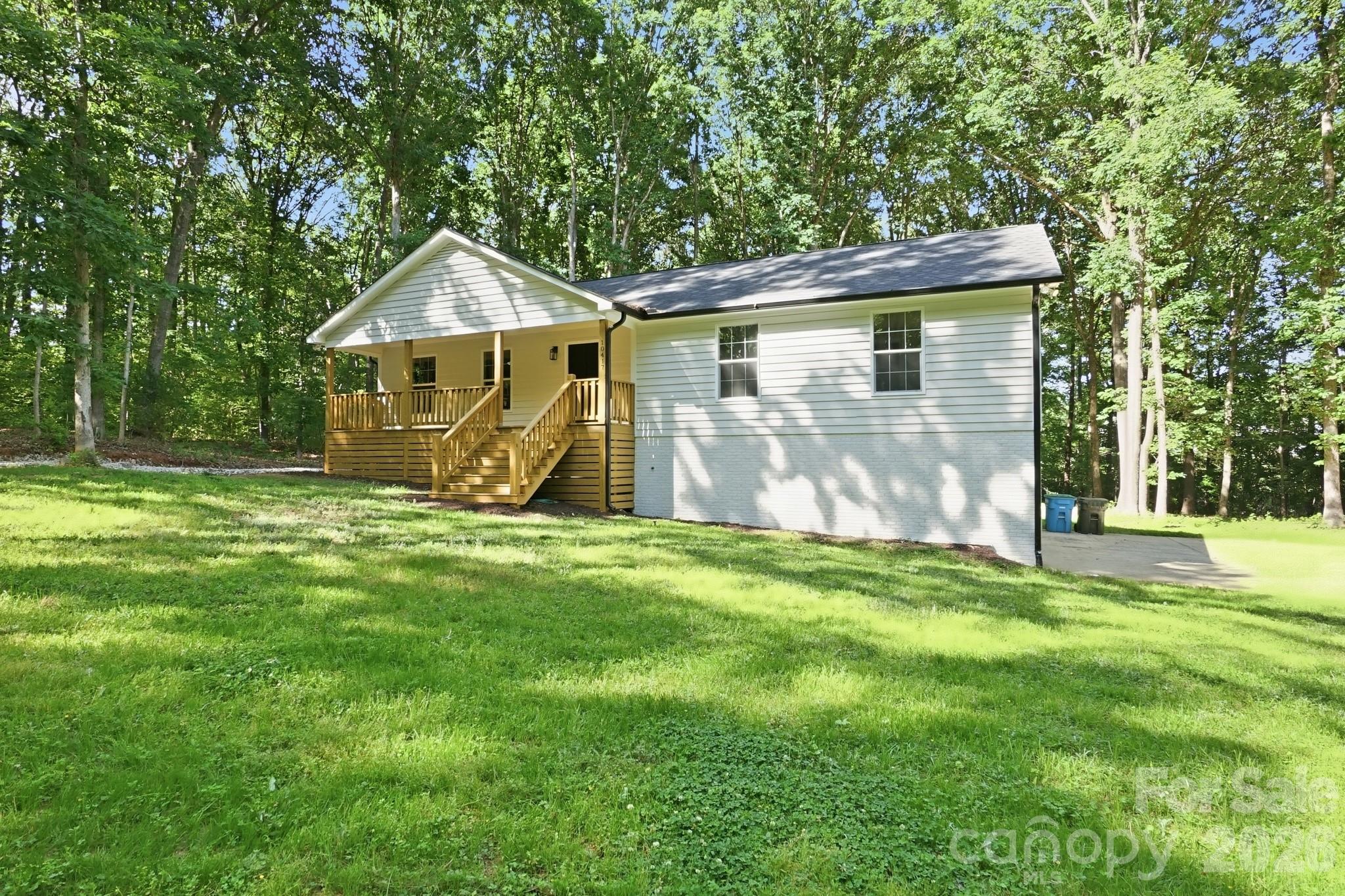 Photo 2 of 10417 Cairnsmore Place, Mint Hill, NC