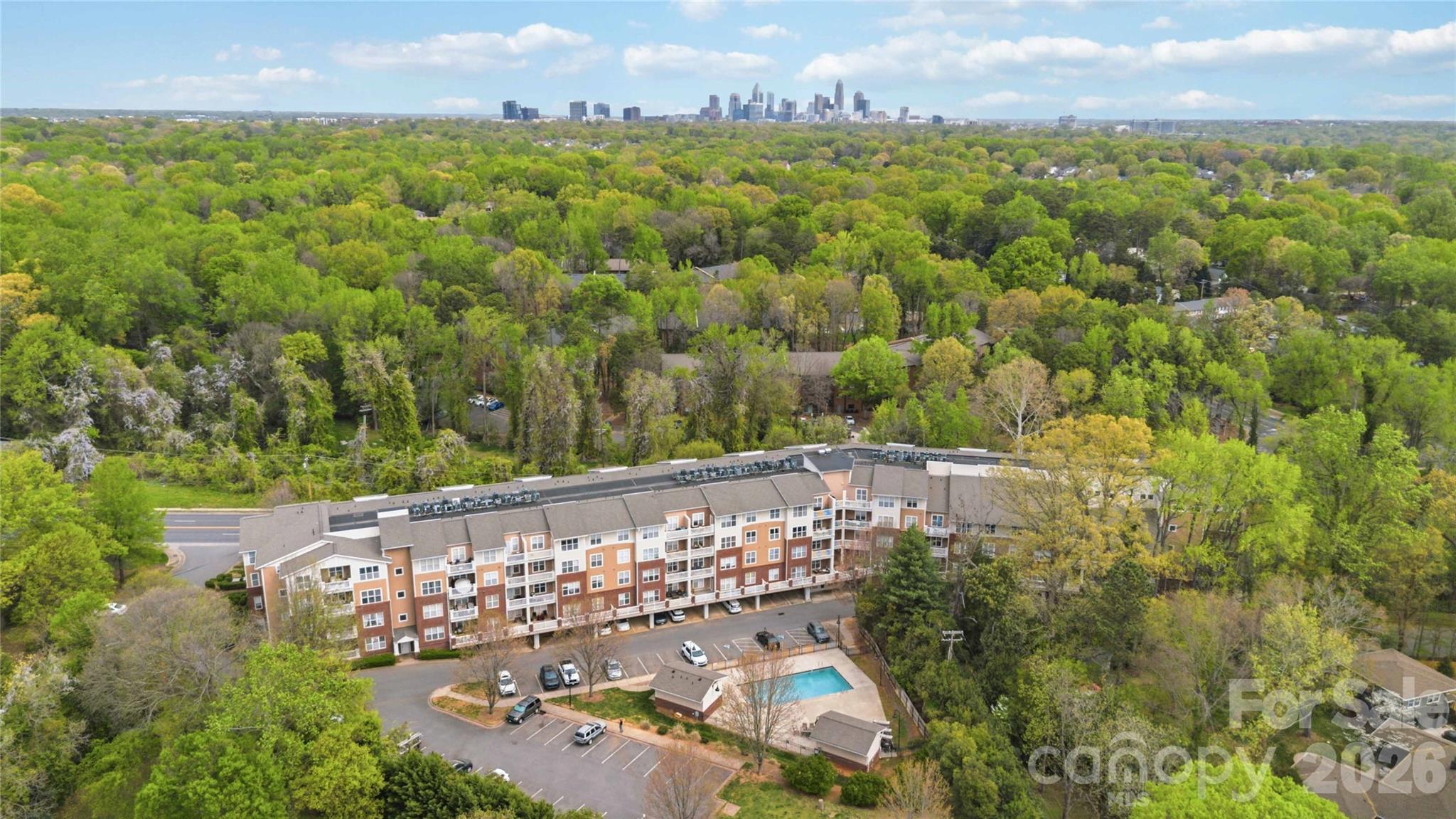 Photo 28 of 1000 E Woodlawn Road314, Charlotte, NC