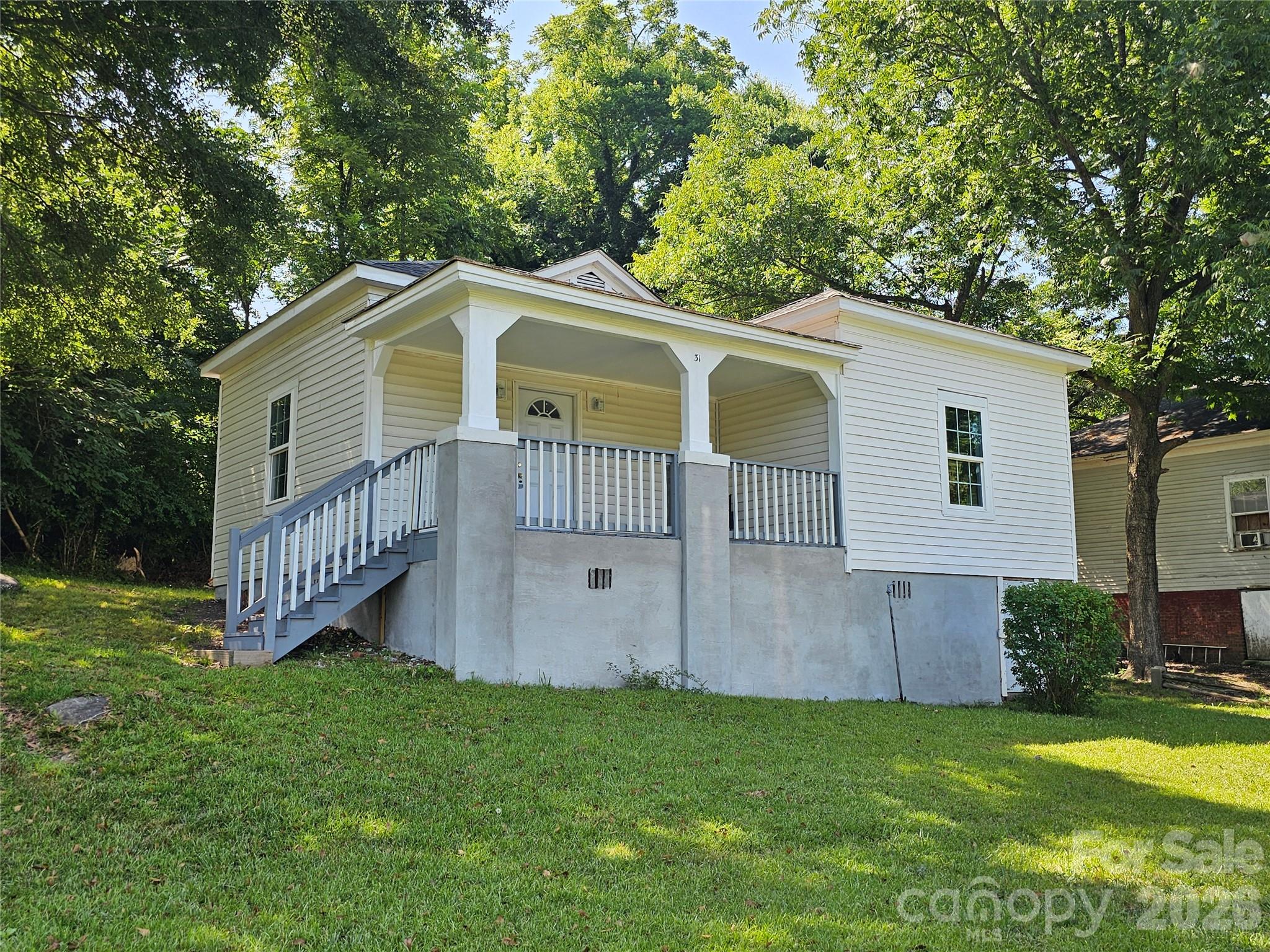 Exterior of 31 Poplar Street, Great Falls, SC