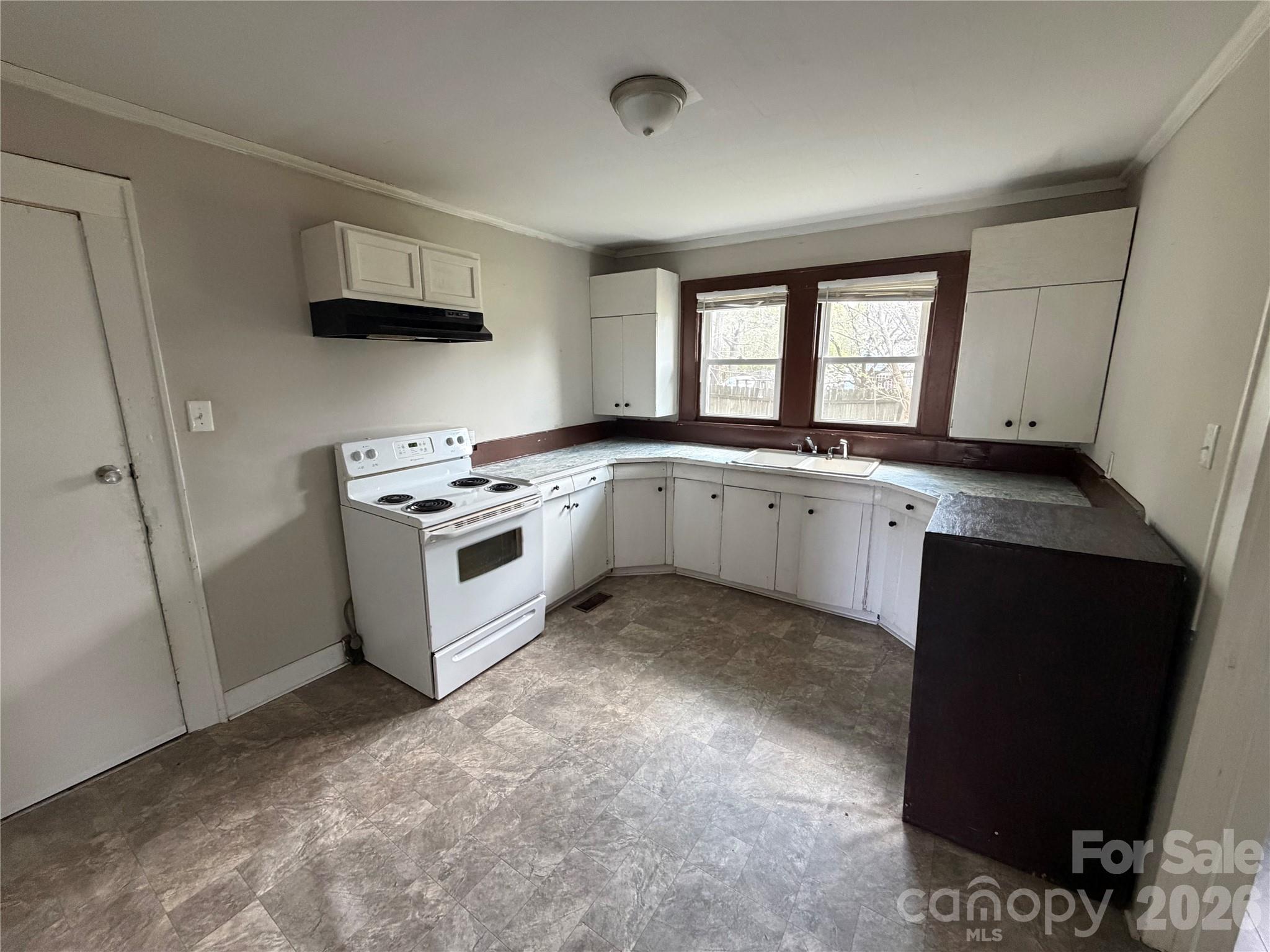 1002 N Salisbury Avenue, Spencer, NC - photo 4 of 13