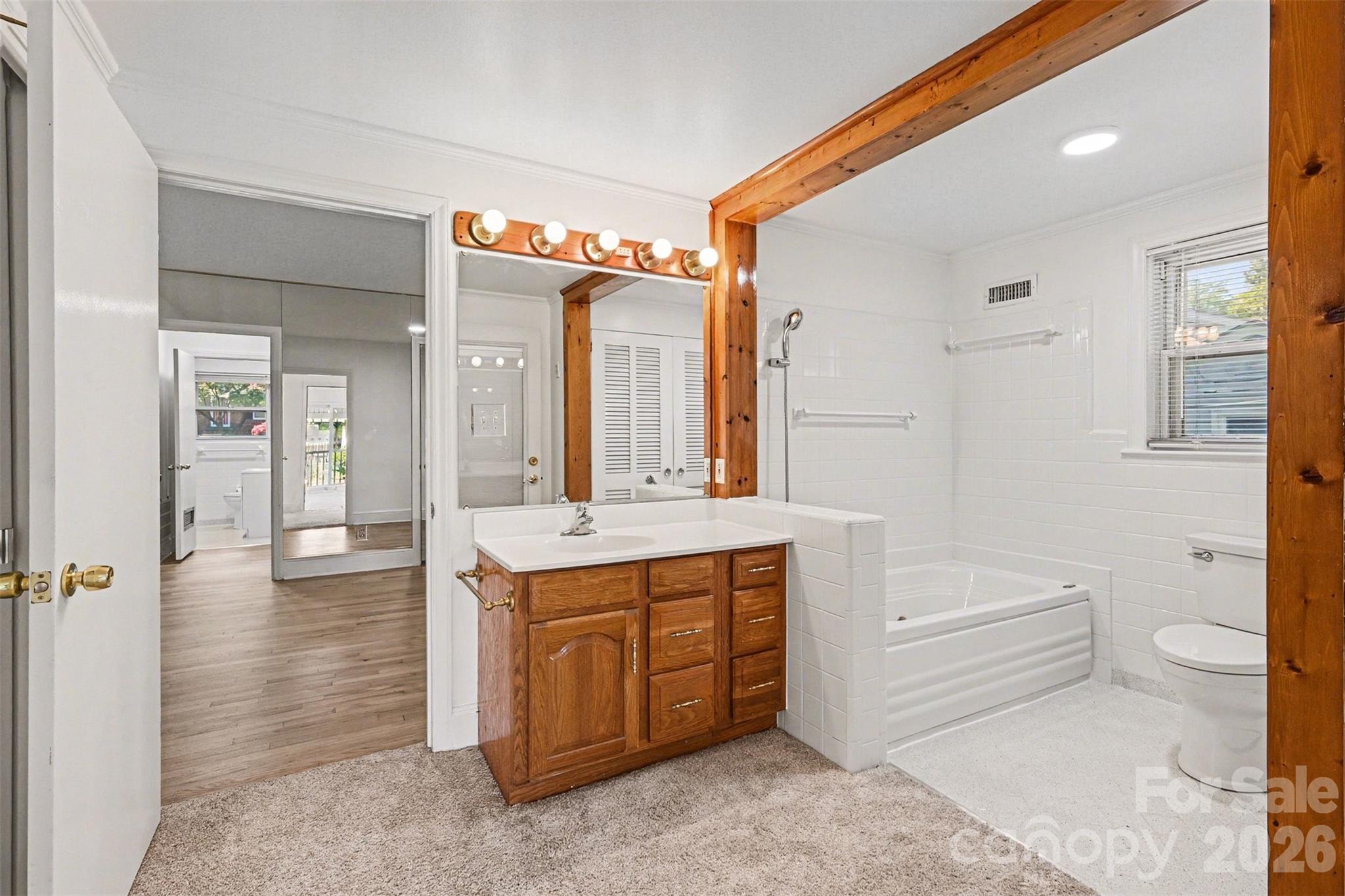 Photo 16 of 955 Hickory Nut Street, Charlotte, NC