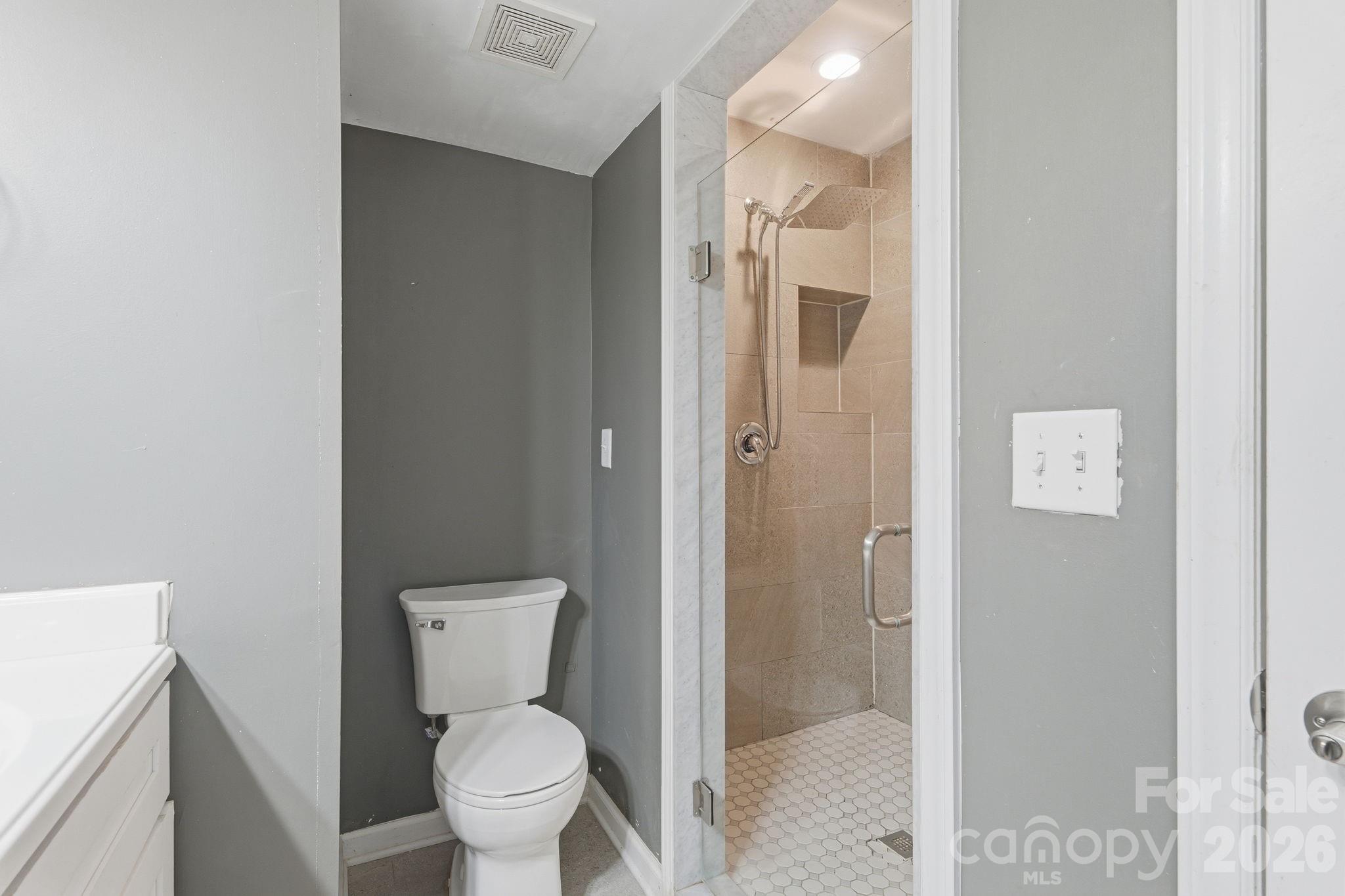 Home for sale at 7401 Park Vista Circle, Charlotte, NC — photo 19 of 33
