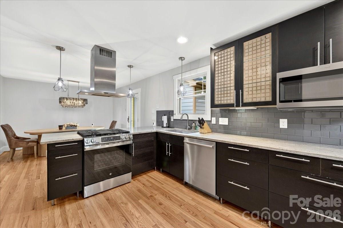 Home for sale at 2120 Dalehurst Drive, Charlotte, NC — photo 17 of 40