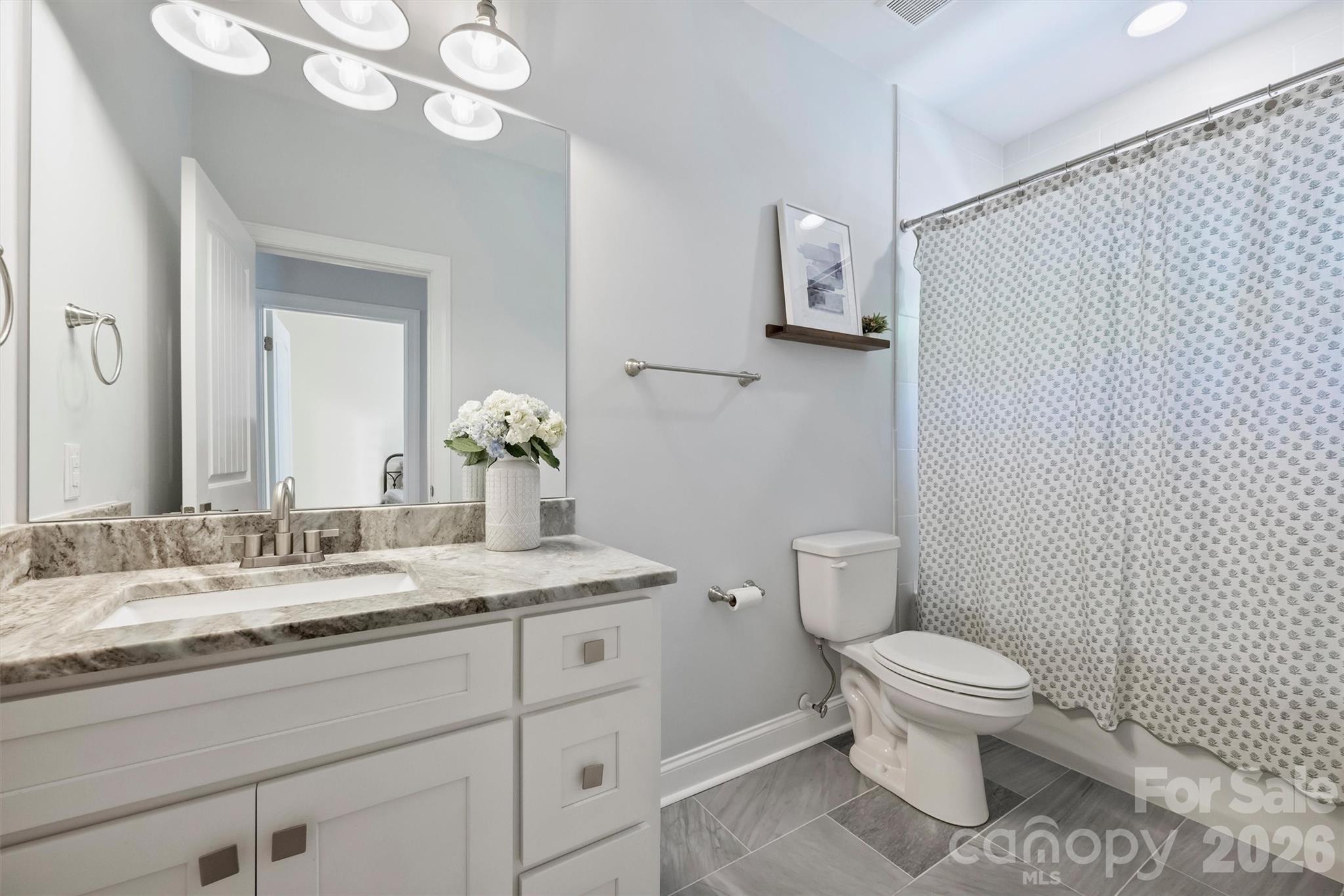 Photo 17 of 1617 Hawthorne Lane, Charlotte, NC
