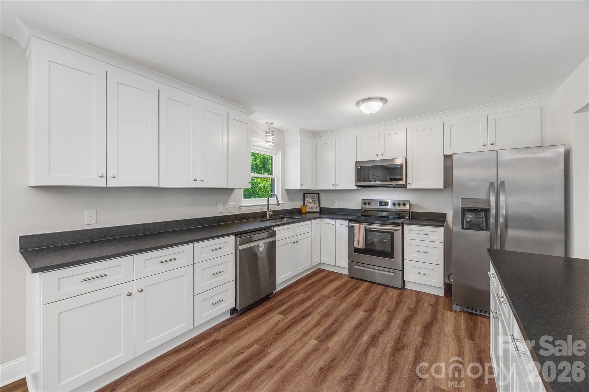 Photo 10 of 2111 Shalimar Drive, Charlotte, NC