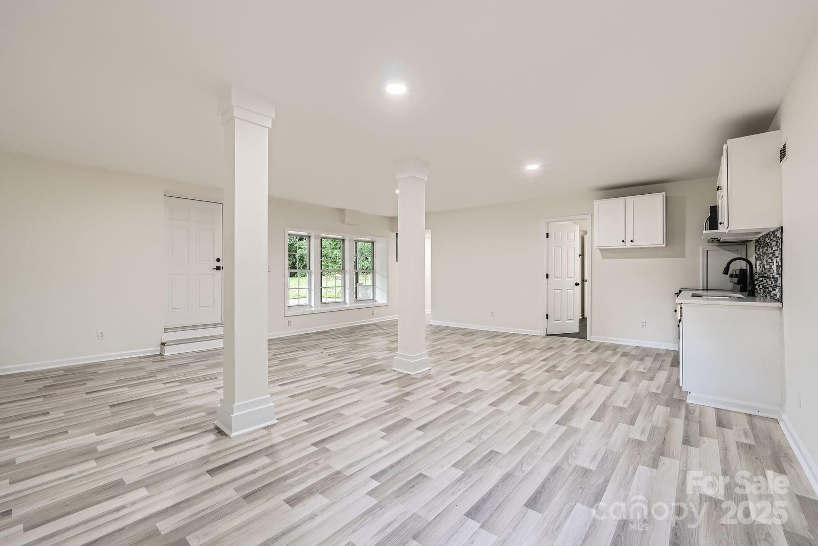 1224 E Woodlawn Road, Charlotte, NC - photo 36 of 48