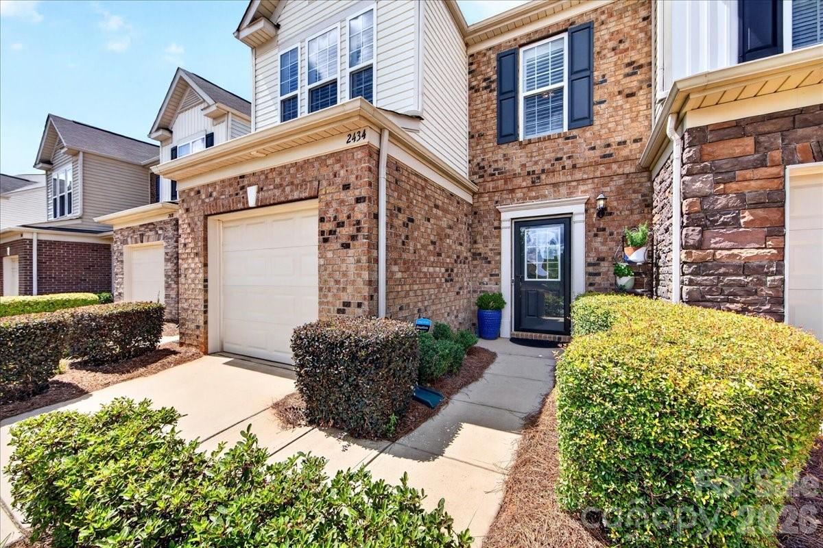 Photo 3 of 2434 Royal York Avenue, Charlotte, NC