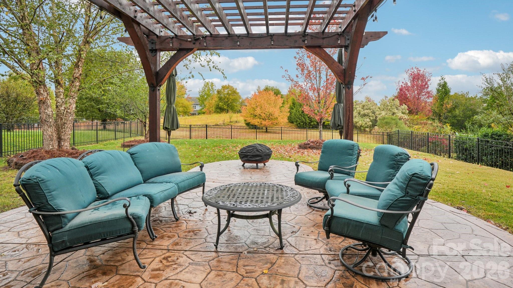 Photo 2 of 17319 Silas Place Drive, Davidson, NC