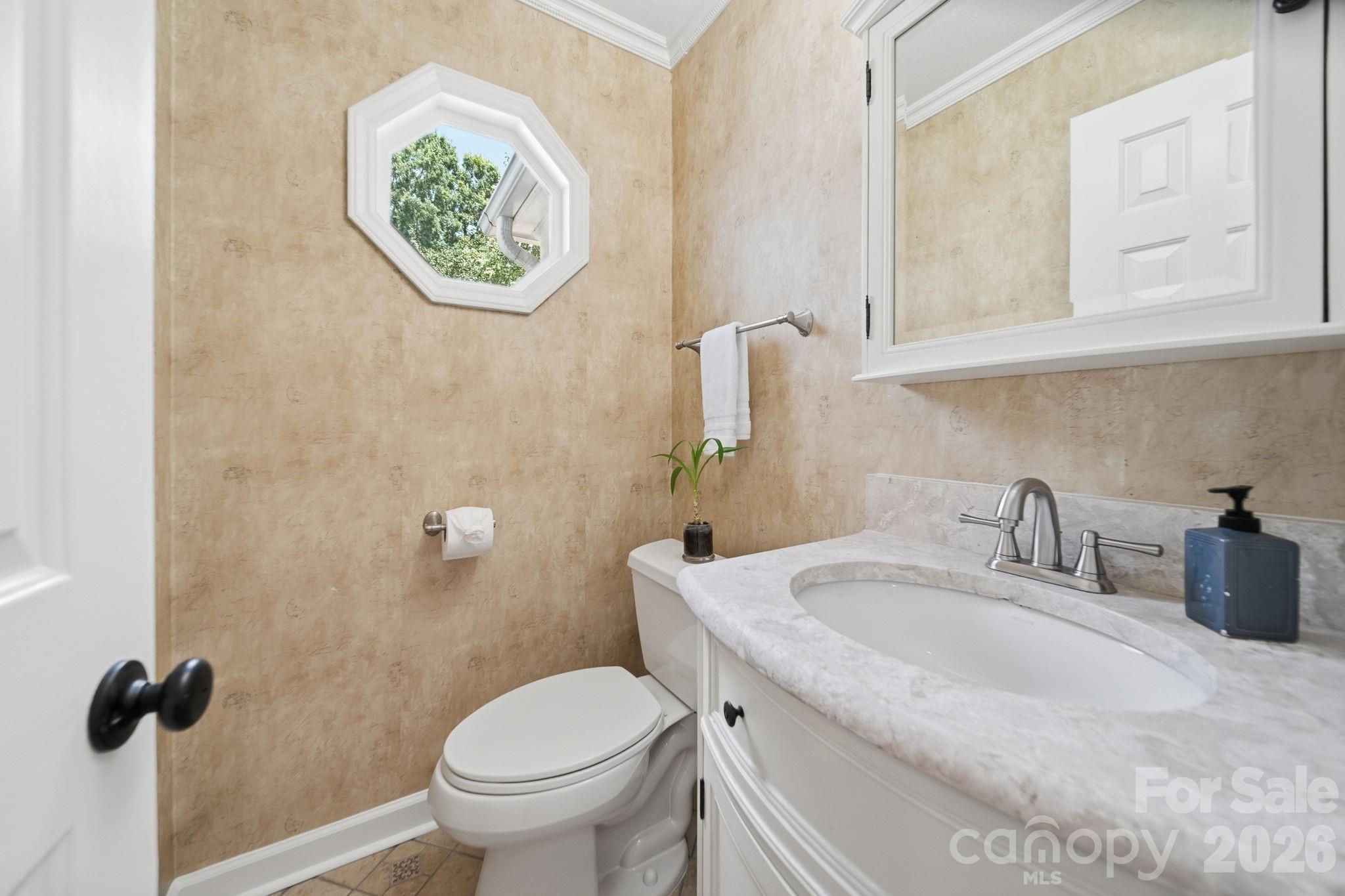 Home for sale at 5600 Carmel Station Avenue, Charlotte, NC — photo 24 of 47