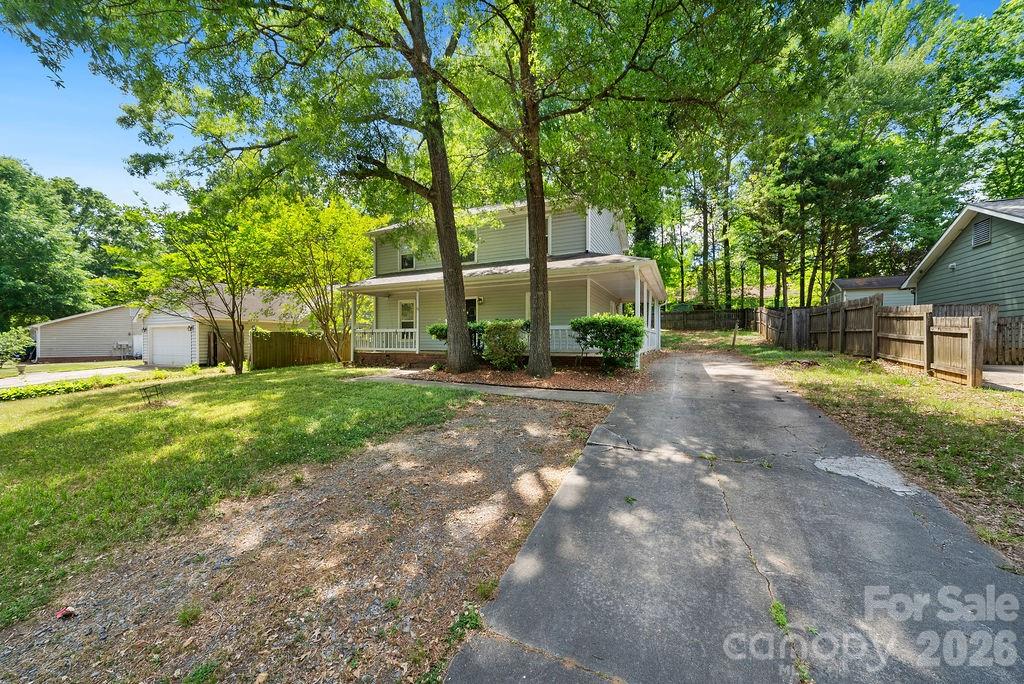 Photo 2 of 6719 Raeburn Lane, Charlotte, NC