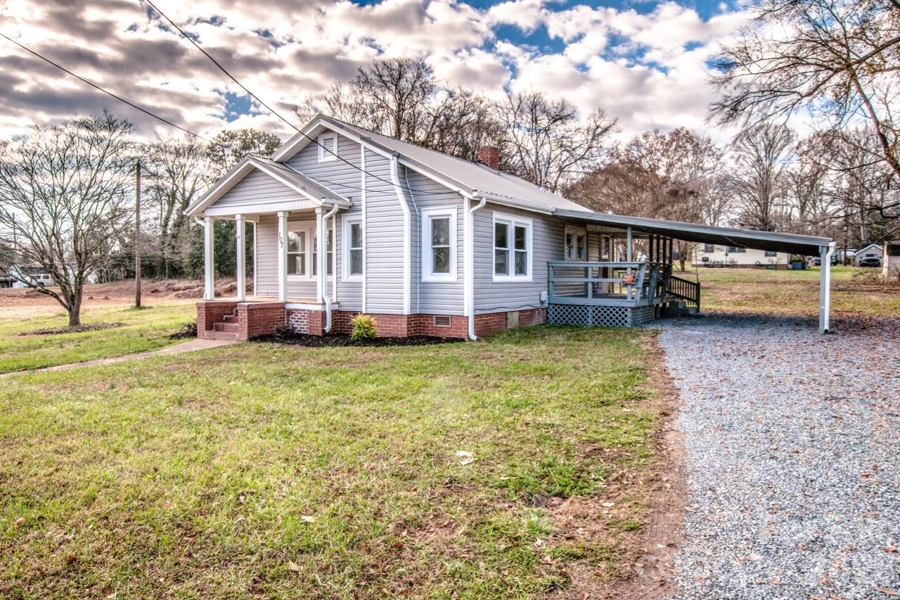Photo 3 of 107 Rose Street, Mount Holly, NC