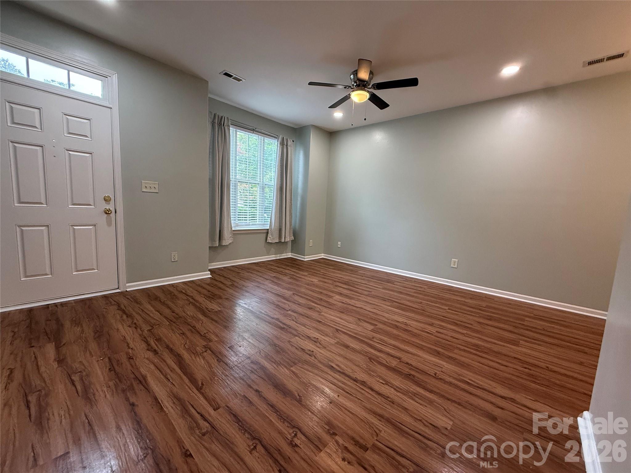 Photo 4 of 8134 Kings Creek Drive, Charlotte, NC
