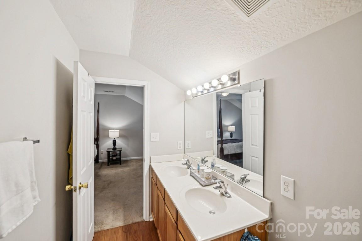 Photo 23 of 2731 Meadow Knoll Drive, Charlotte, NC