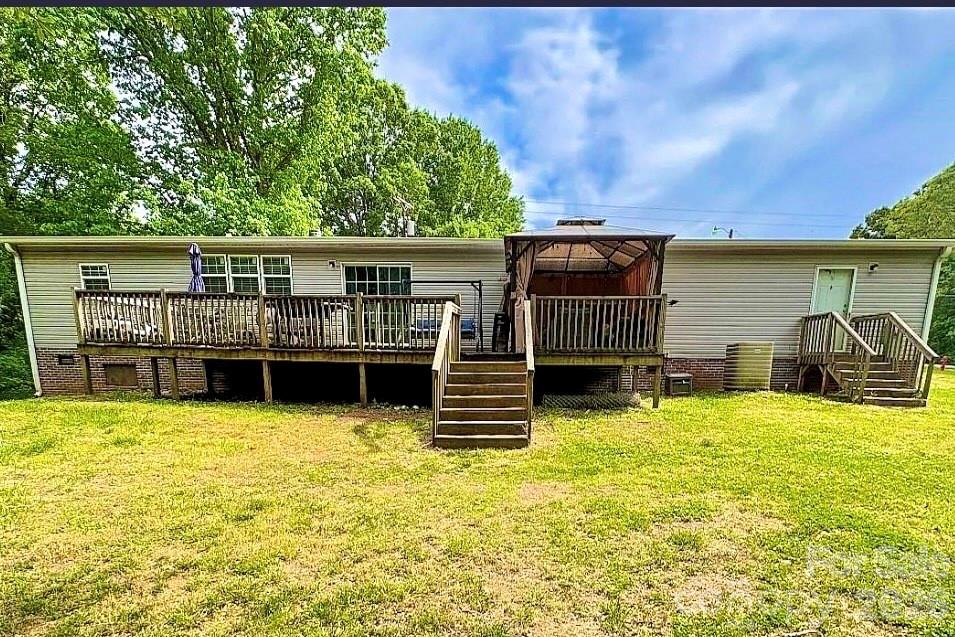 Photo 2 of 718 W Virginia Avenue, Bessemer City, NC