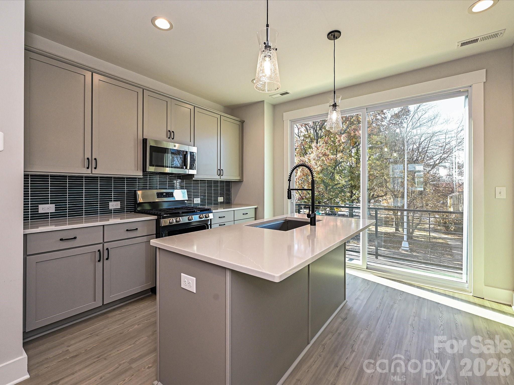 Photo 3 of 908 Callahan StreetEQX1664, Charlotte, NC
