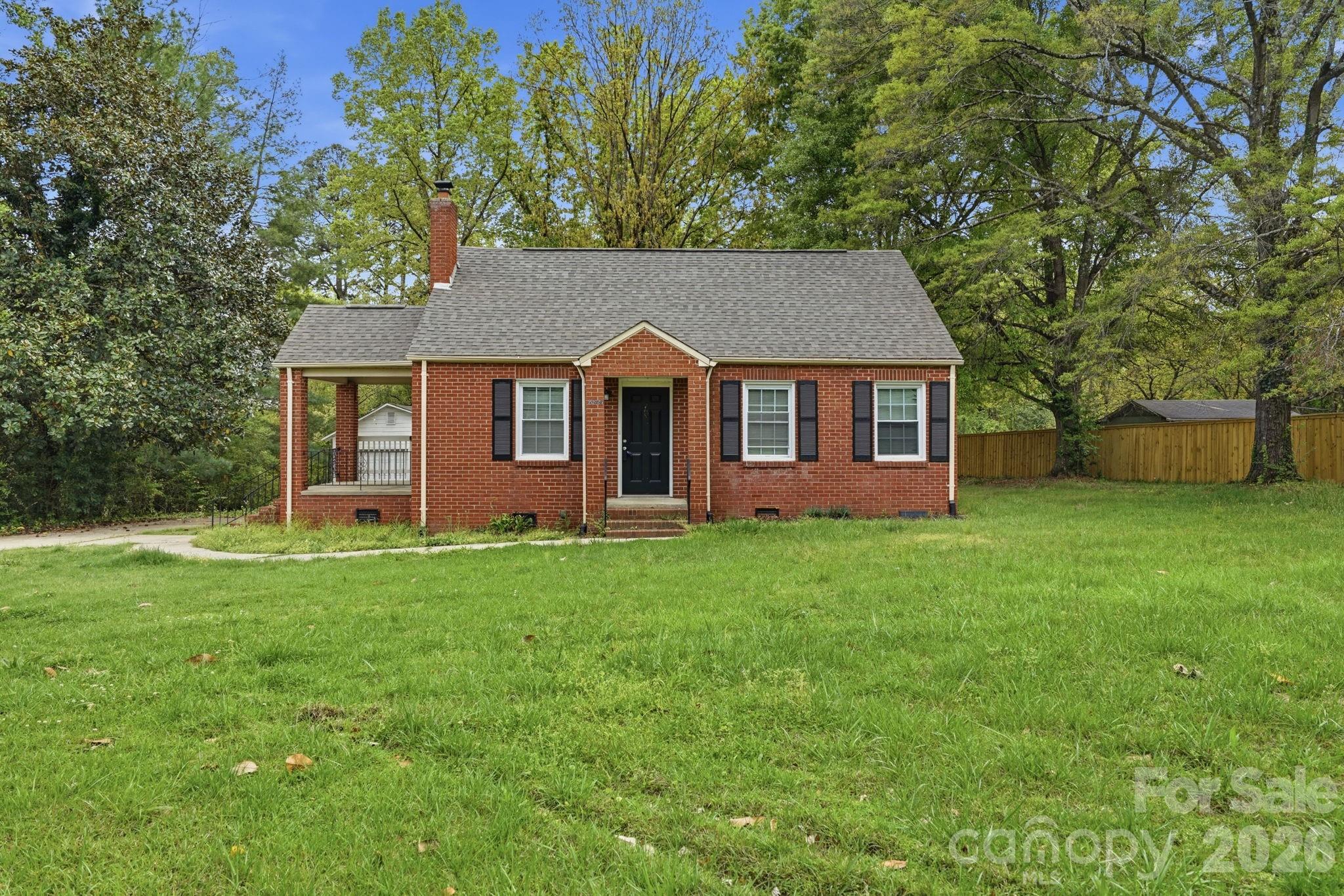 8825 Mcclure Circle, Charlotte, NC