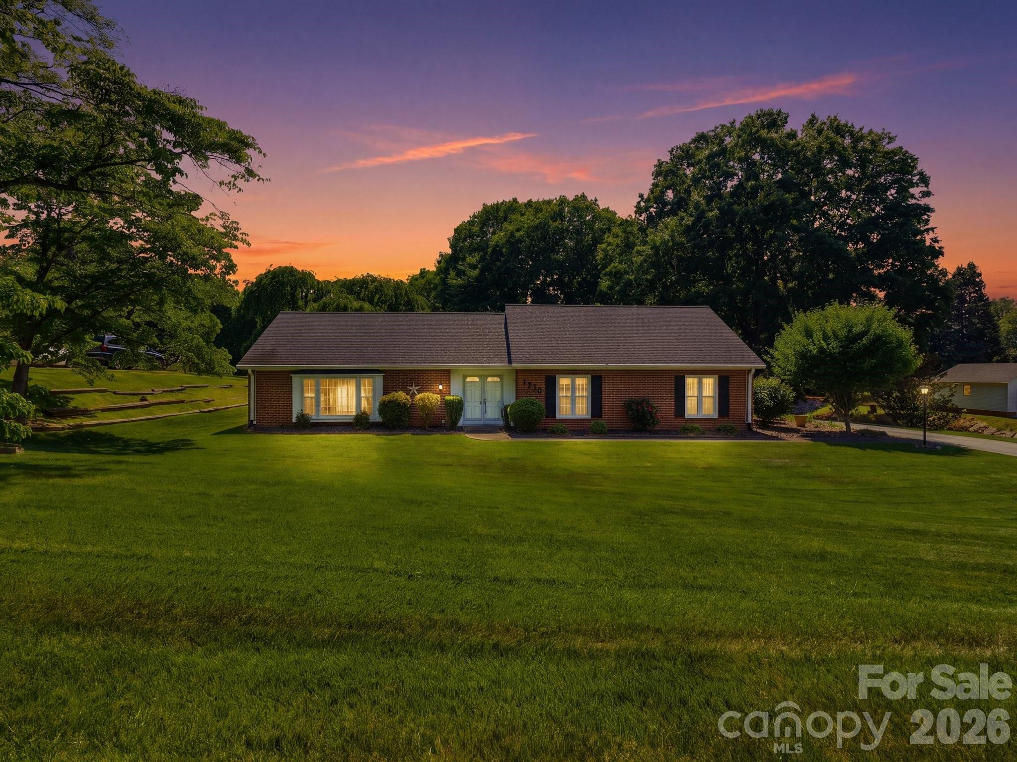1020 Longreen Drive, Kernersville, NC