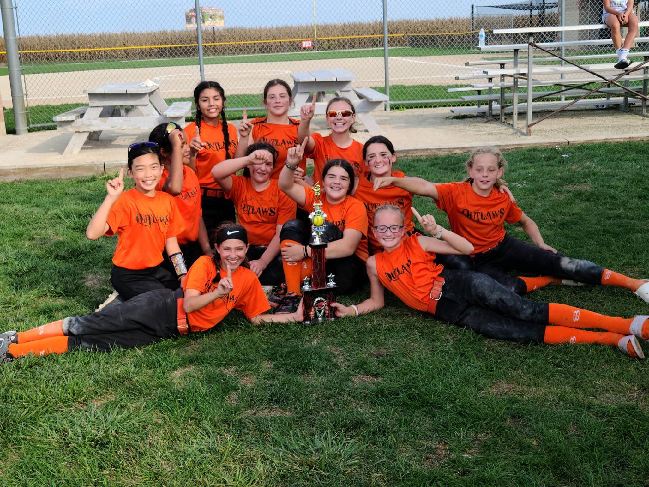 Oswego Outlaws Girls Fastpitch Softball Organization - (Oswego, IL ...
