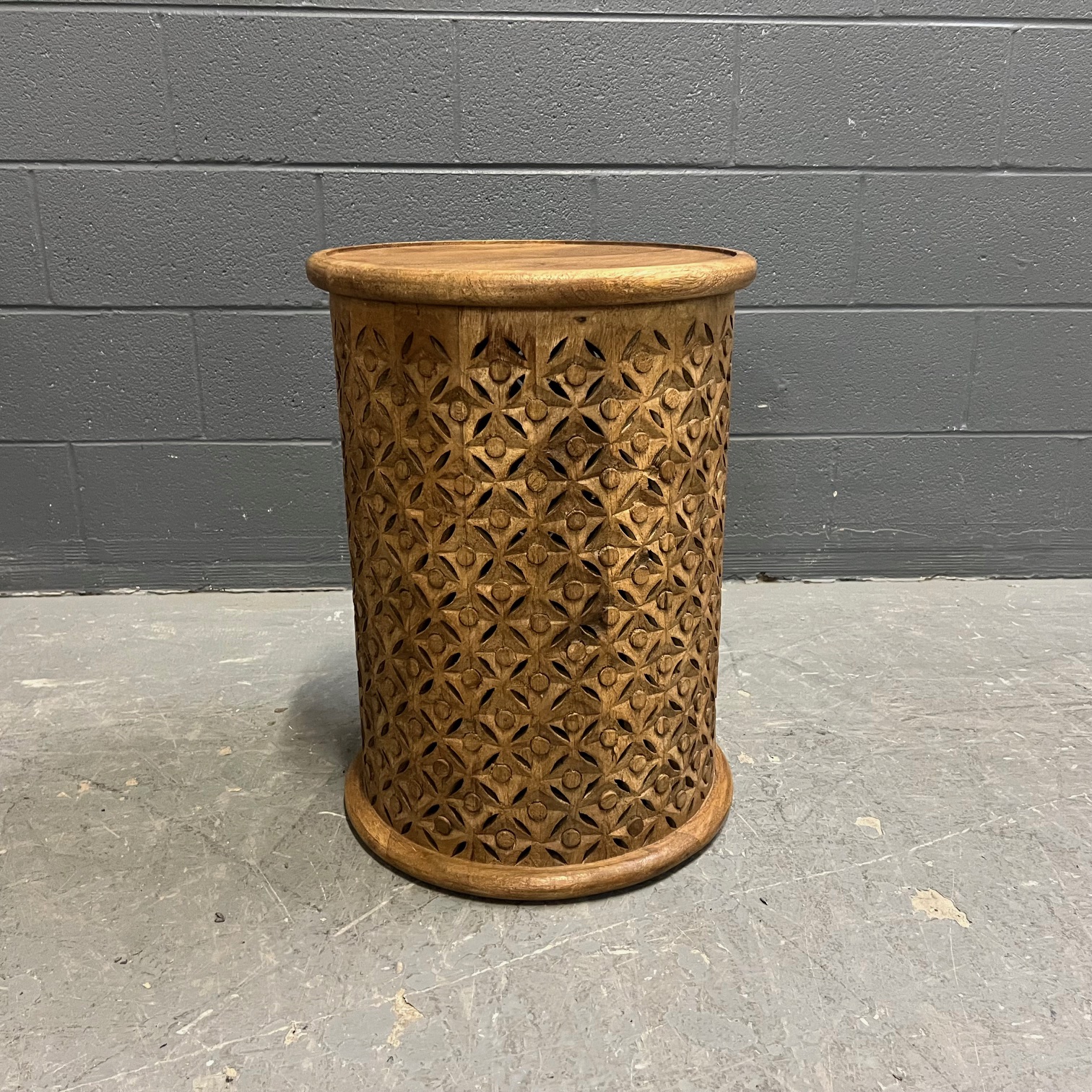 Round Table - Nadeau Nashville