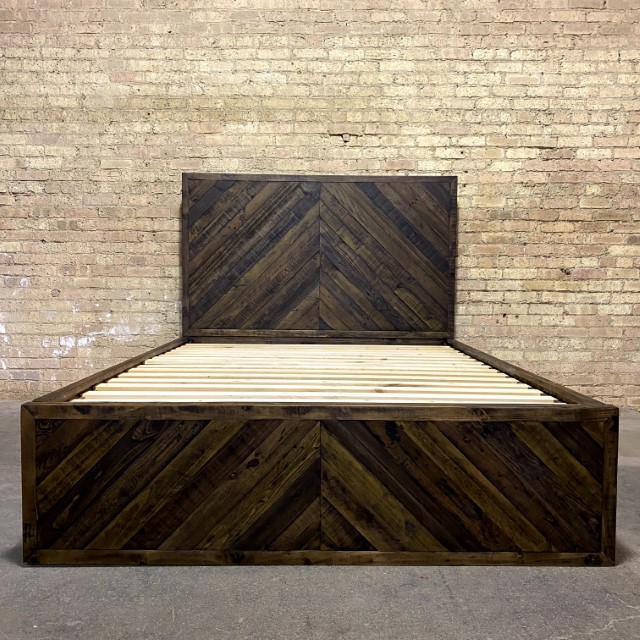 Hayes Queen Bed - Nadeau Chicago
