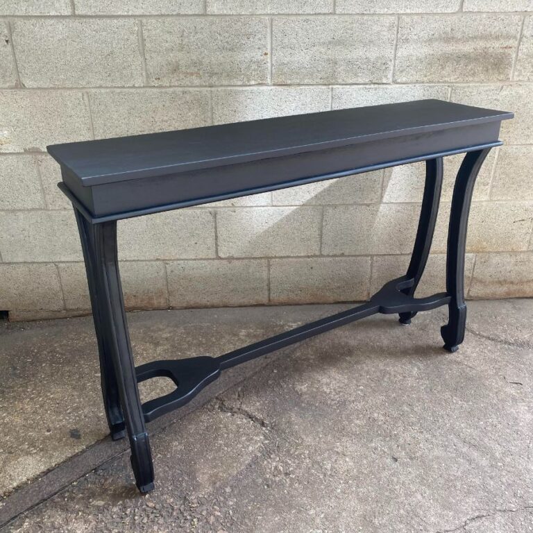 Round Table - Nadeau Chicago