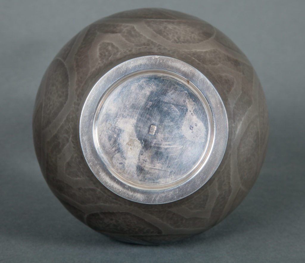 Japanese Vase in Pure Silver - Naga Antiques