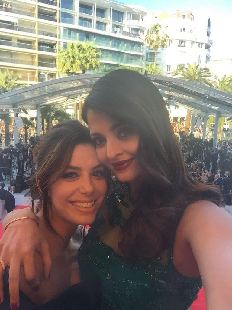 Photos Of Desi Celebs Hanging Out With International Stars, Because Did ...