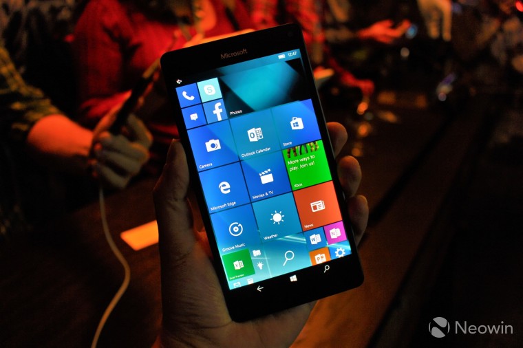 AT&T reaffirms that Microsoft can push Windows 10 Mobile updates ...