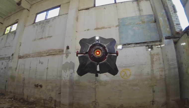 Someone created a stunning (and flying!) full-scale replica of Half ...
