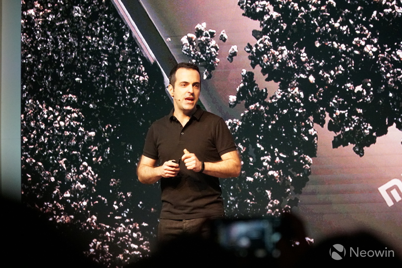 After leaving Xiaomi, Hugo Barra joins Facebook as "VP of VR" - Neowin
