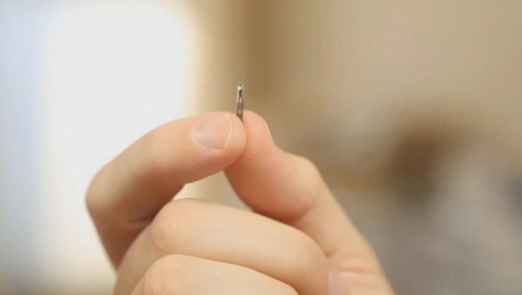 32M staff to undergo voluntary biochip implant for "opening doors ...