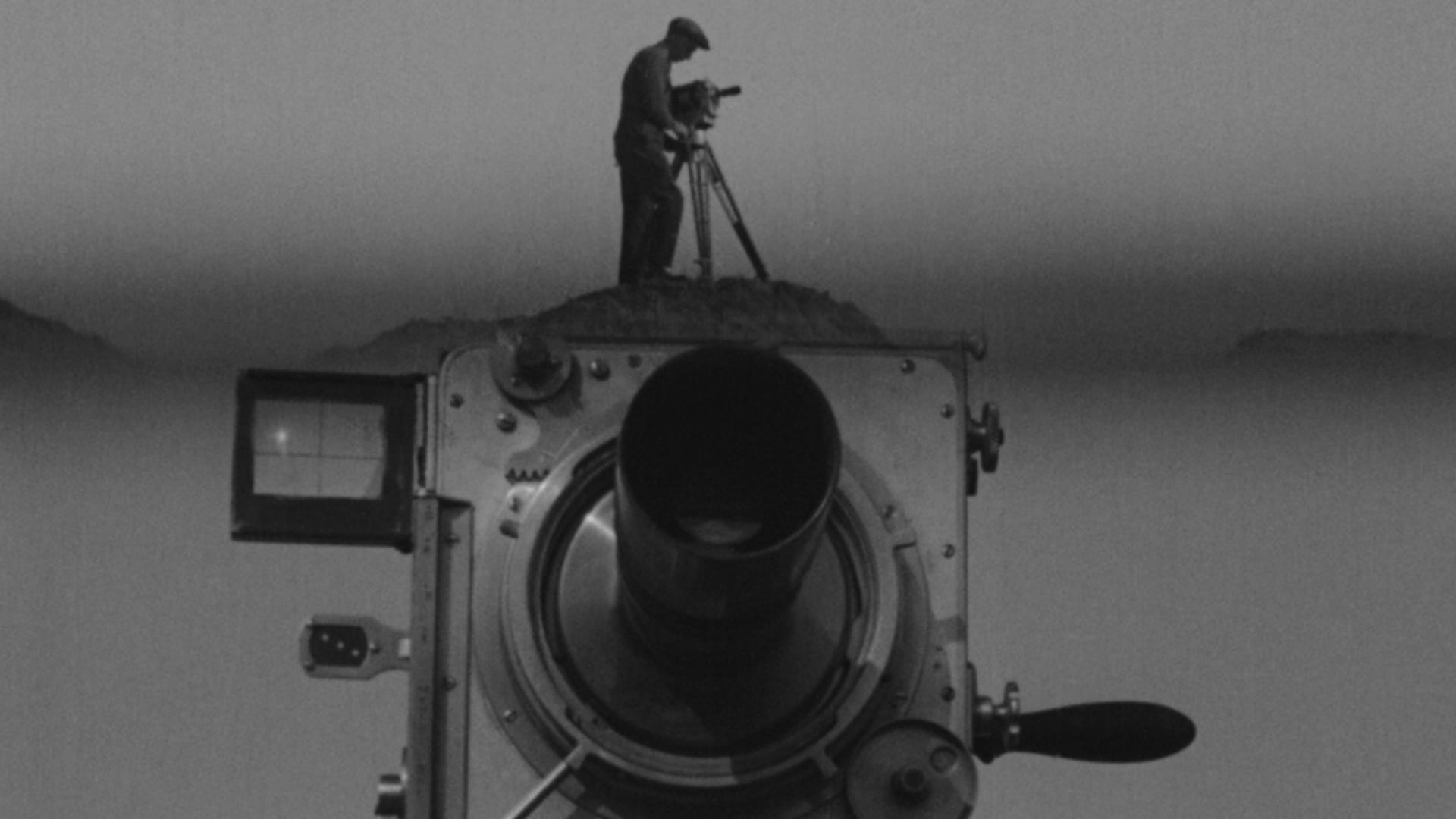 Turning The Lens on A Higher Truth: Man with a Movie Camera – The Frida ...