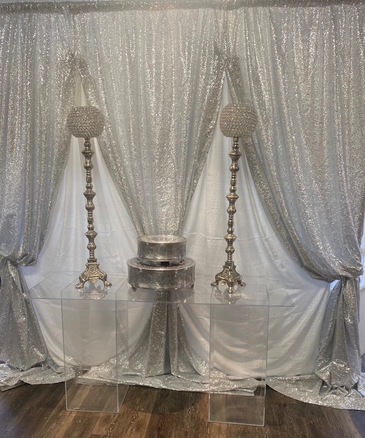 Ghost Table w/ Ghost Columns | Dansby's Taylor Rental Center, LLC.