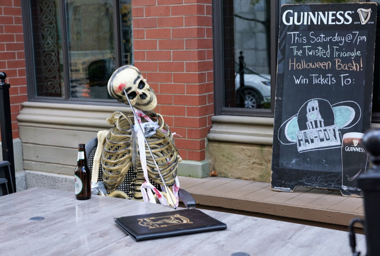 5 Haunted bars where you can get BOOzy with ghosts - Nooklyn